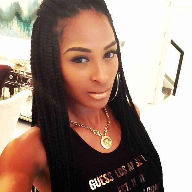 NATURAL WOMAN!! MODEL ASHLEY NICOLE PHOTO’D Breastfeeding Her NEW BABY ...